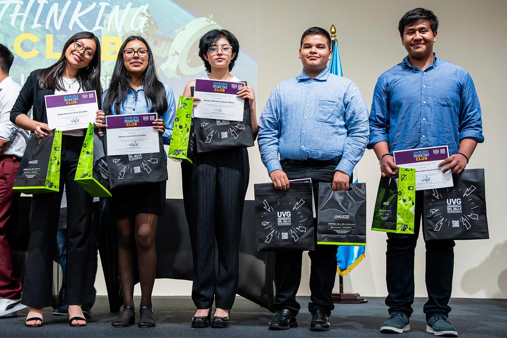 Jóvenes talentosos presentan Soluciones en el Design Thinking Club | Actualidad UVG